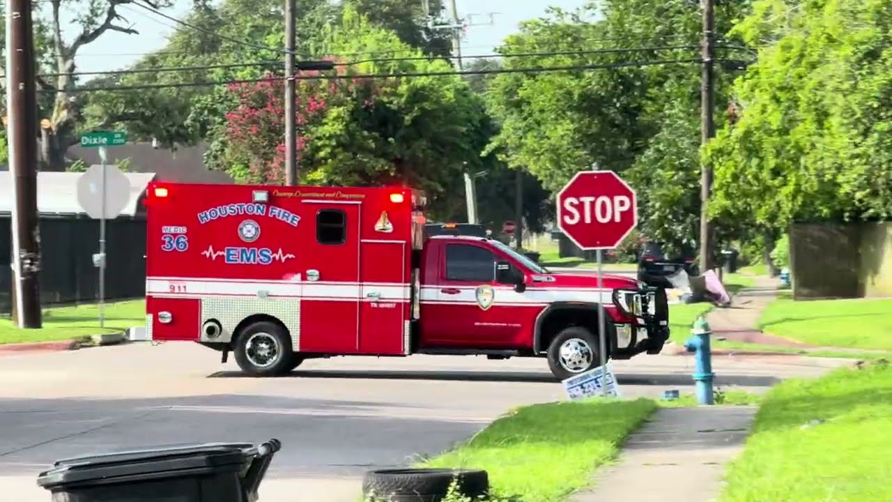 Brand New HFD Medic 36 Responding at Dixie Drive - YouTube