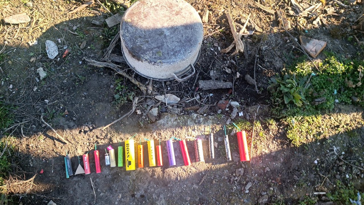 PUCANJE PETARDI ISPOD LONCA!!! (Mamba,Titan 5,Mad bull dog....) - YouTube