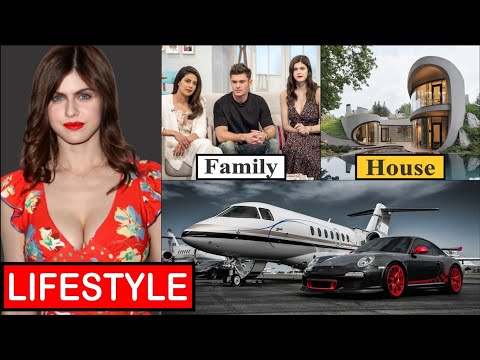 Alexandra Daddario Lifestyle, Age, Family, Net worth, Hot, Cars, Movies, Boyfriend, Biography 2022,