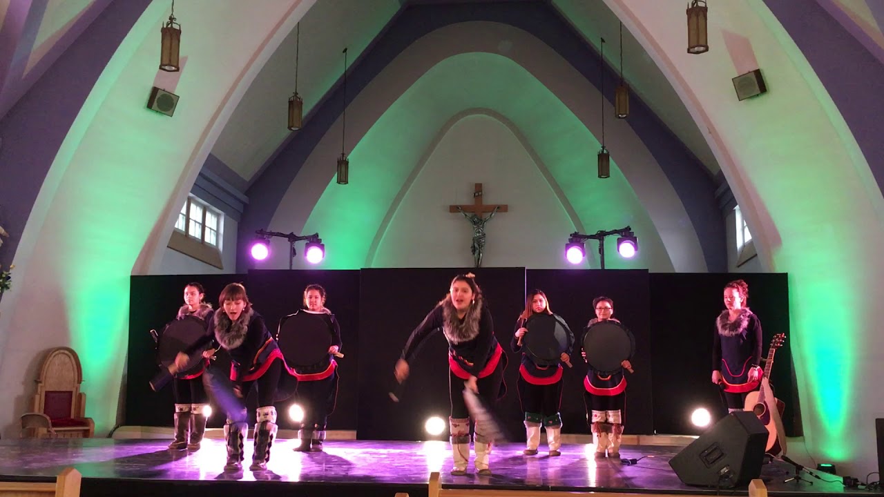 Inuksuk Drum Dancers-Inuit Sivuniksanga - YouTube