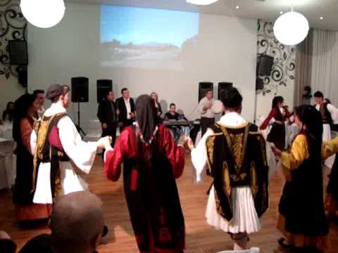 το χορευτικο της Τσουκας,κοπη πιτας 2013 /4/ - YouTube