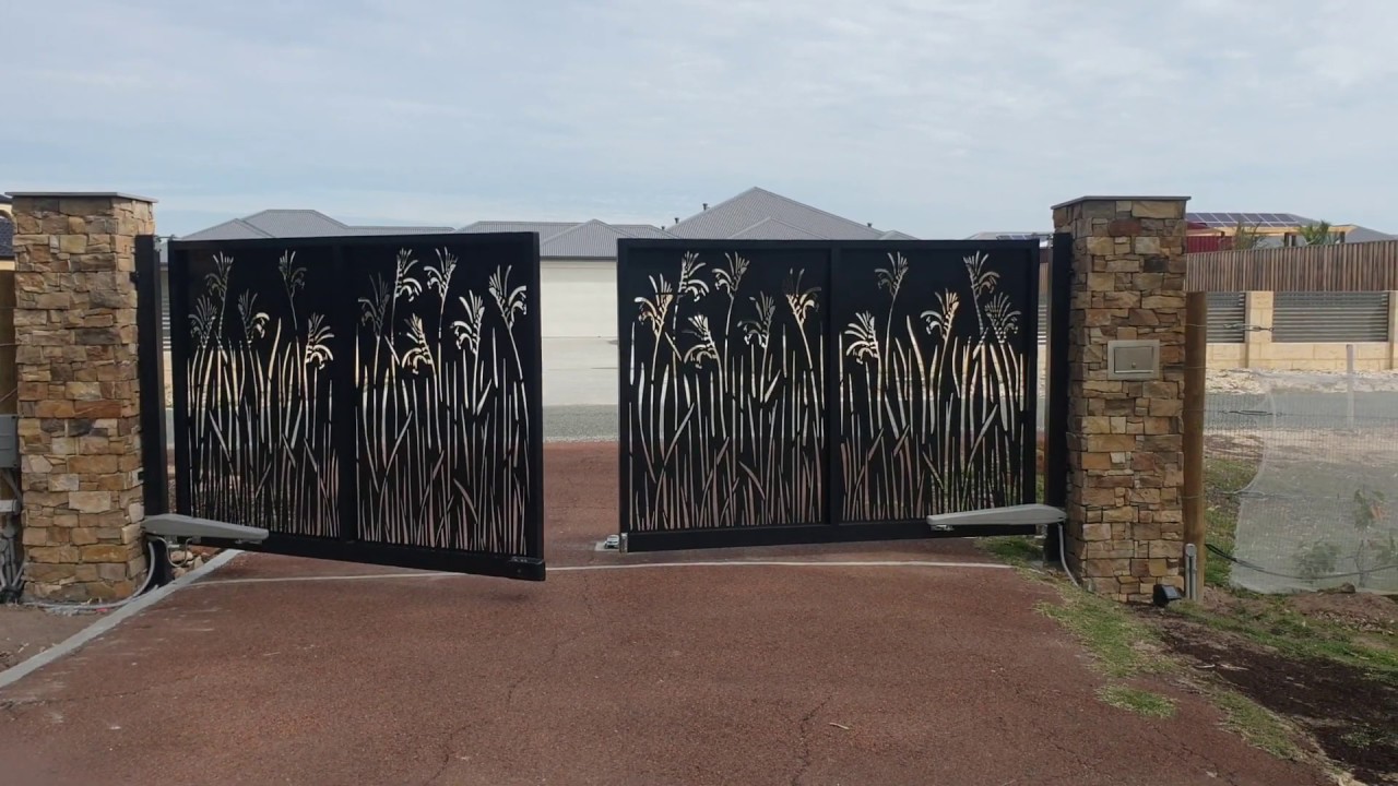 Automated Double swing gate with electric lock 2 - YouTube