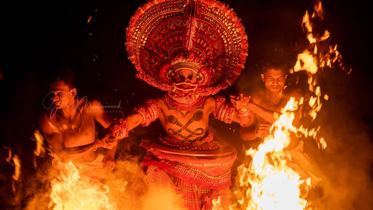 Kandanar kelan theyyam | തീയിൽ വെന്ത് മരിച്ച കണ്ടനാർ കേളൻ തെയ്യം ...