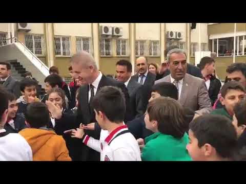 Öğrencilerden Vali Gül'e sevgi seli