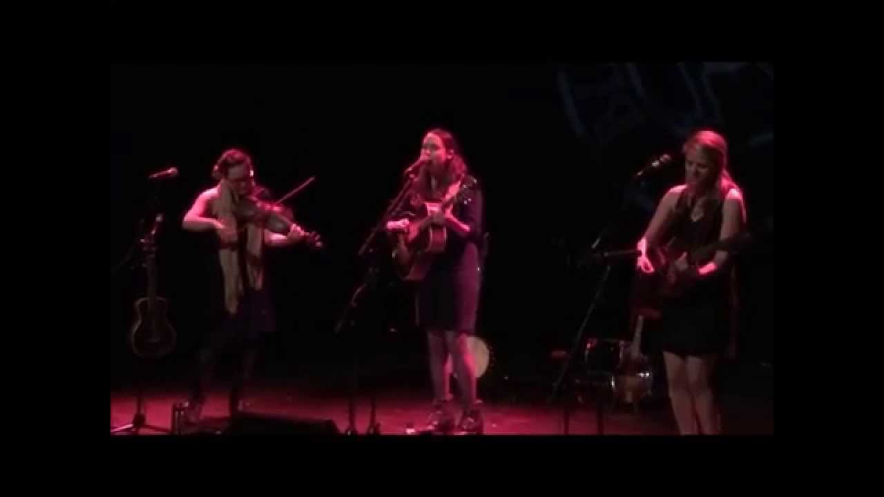 "Walkin' Back to Georgia" Watkins, Jarosz & O'Donovan - Badalona 2015 ...