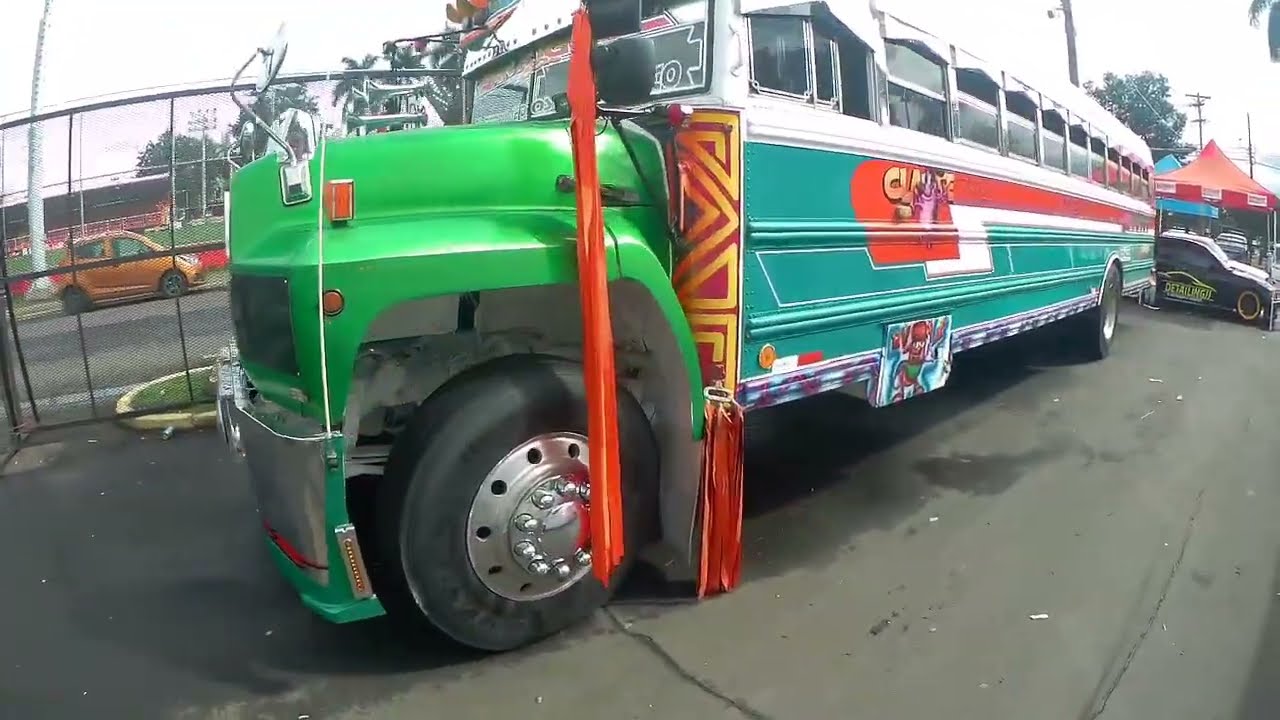 Bus Ruta San Miguel / Mr. De Leon - YouTube