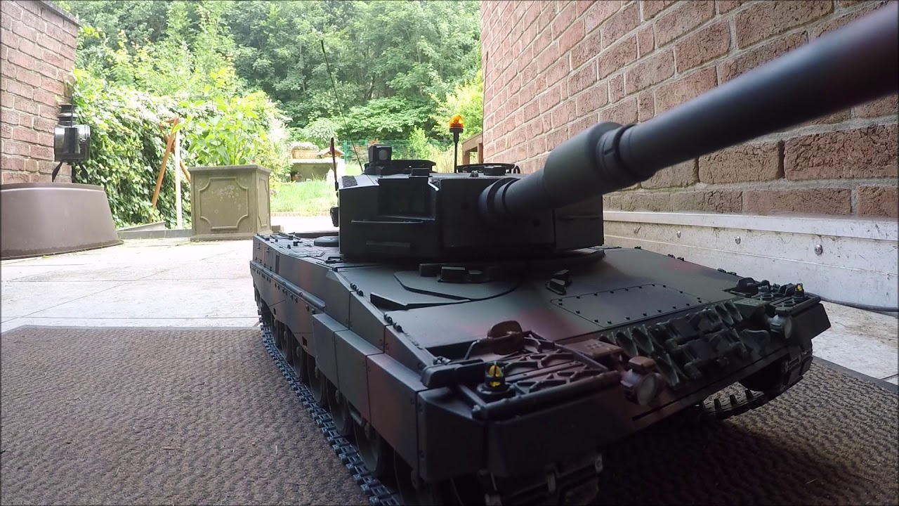 Leo 2A4 - Testfahrt auf der Terrasse - YouTube