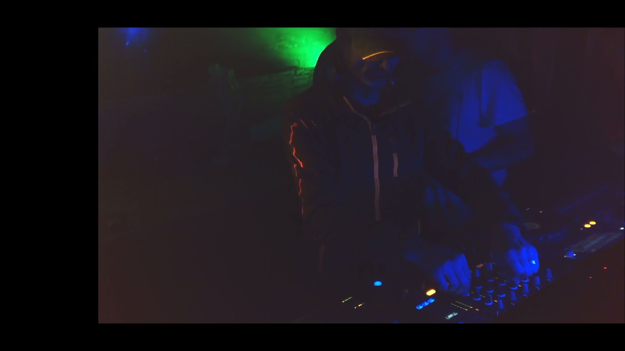 C.H.R.I.S b2b DJ Mangus Jay Tündi´s Clubhaus - YouTube