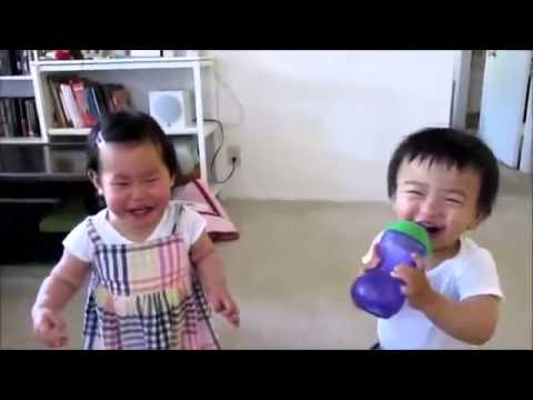 Dois bebês rindo Muito engraçado - YouTube
