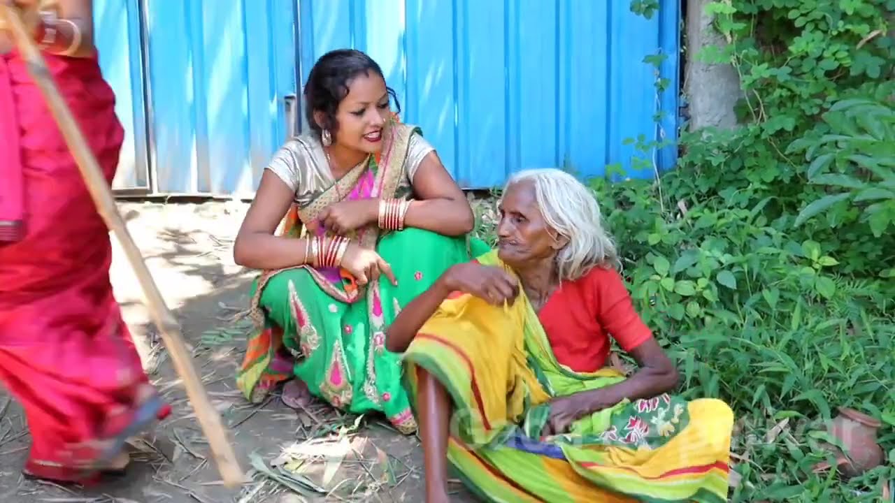 दोनों बहु ने मिलकर बुढ़ी सास के साथ कर रही है दुर्बेवहारफिर बीटा ने जो किया आप देखे जरूर