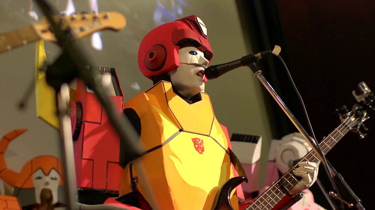Droids "Trouble Again" (Theme Song) LIVE - The Cybertronic Spree - YouTube