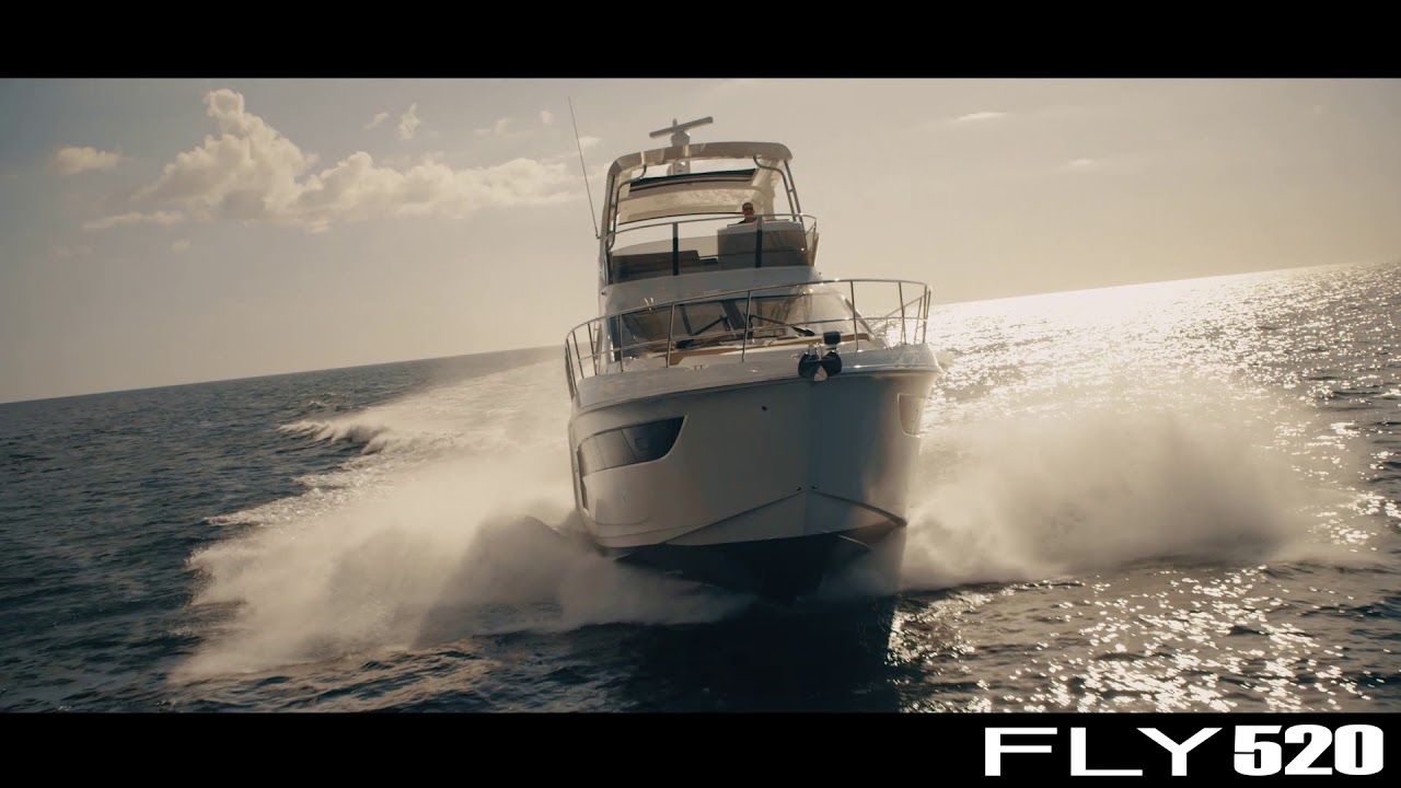 Sea Ray's Fly 520 - YouTube