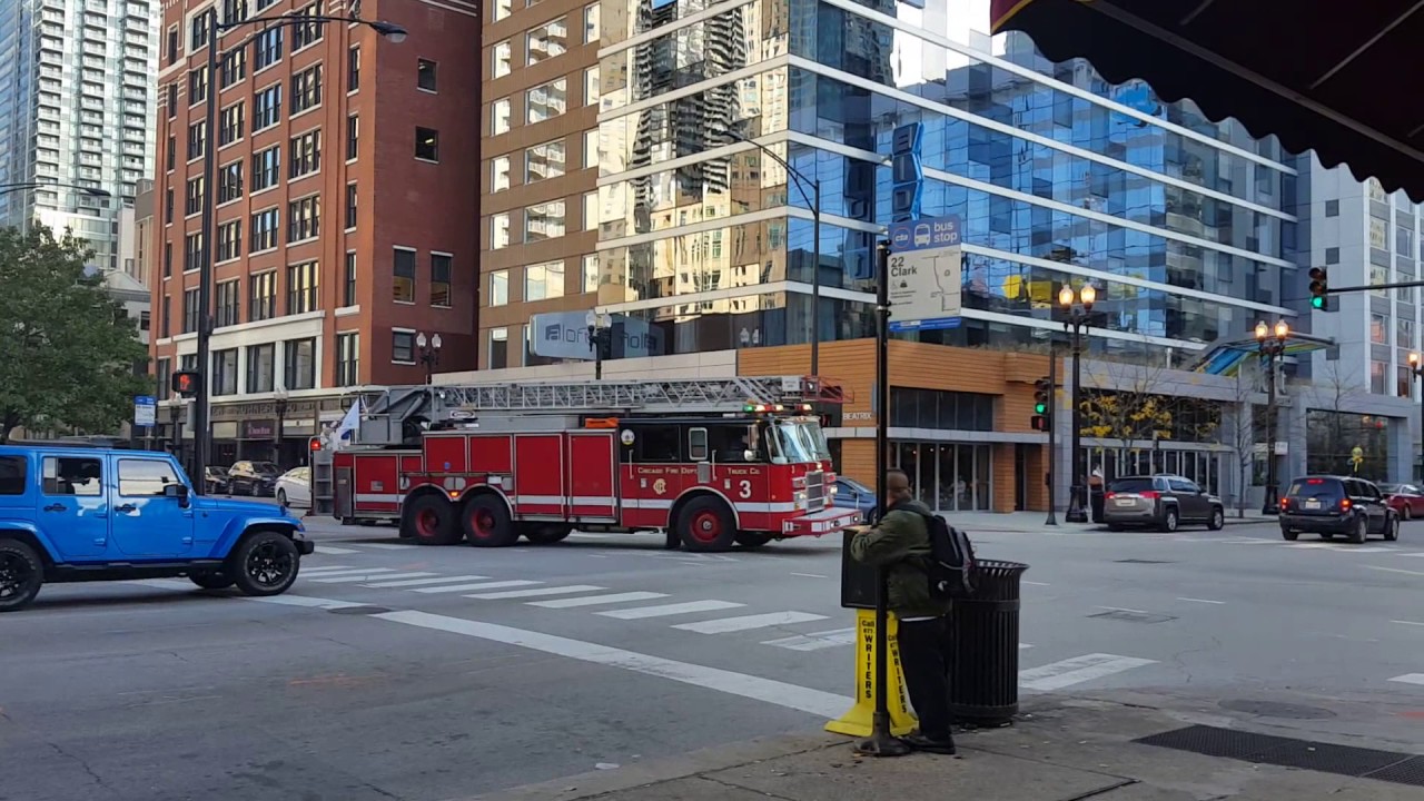 RESPONDING: Chicago Fire Dept Ladder 3 Responding - YouTube