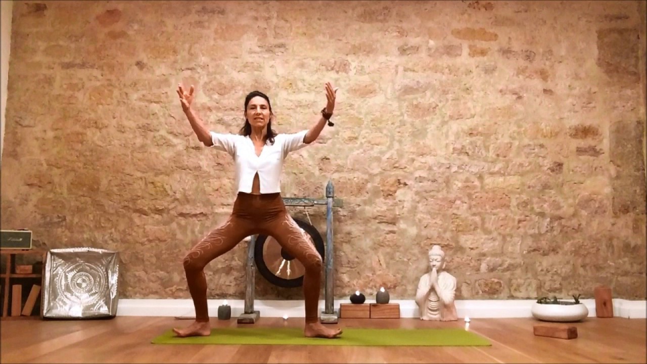 Chandra Namaskar (Moon Salutation flow sequence) - YouTube