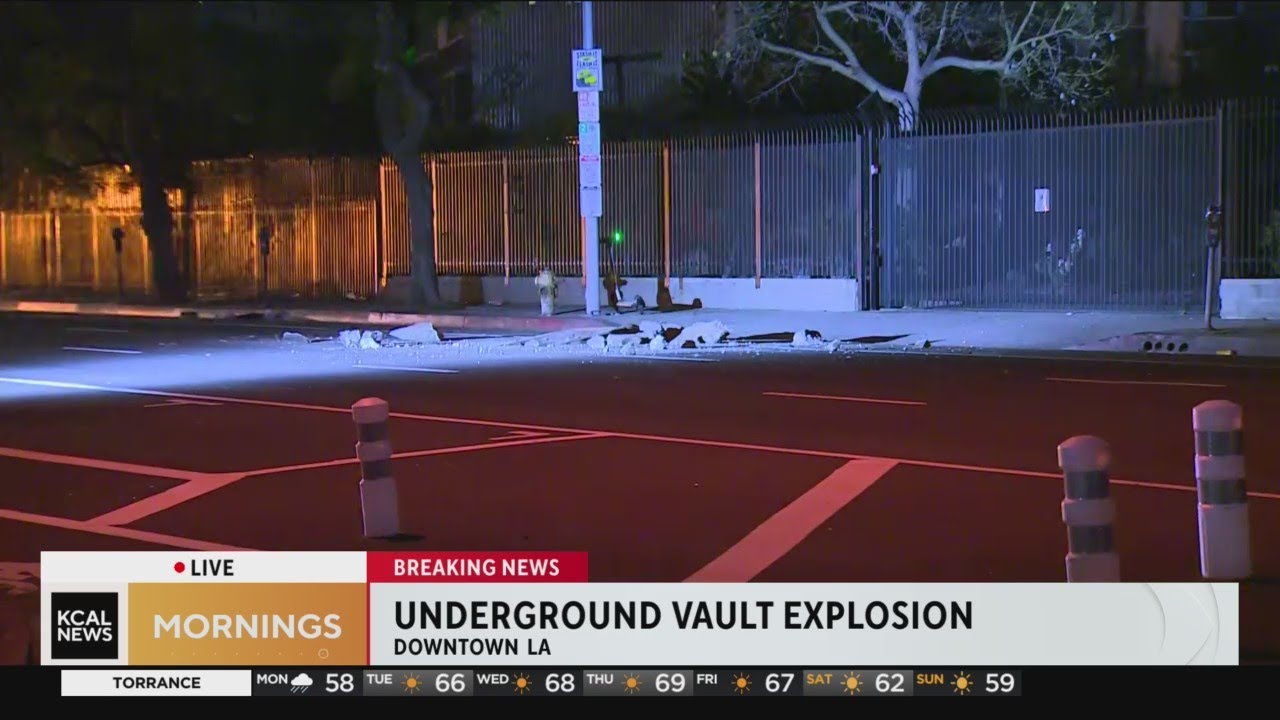 Vault explosion knocks out power to downtown area - YouTube
