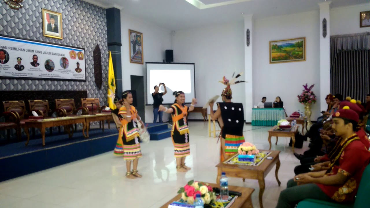 Dayak bulusu tarian kreasi oleh PMDP-DB kota Samarinda - YouTube