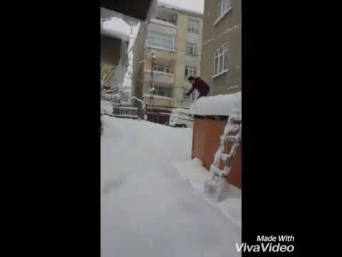 Kara atlayıp burnunu kıran liseli