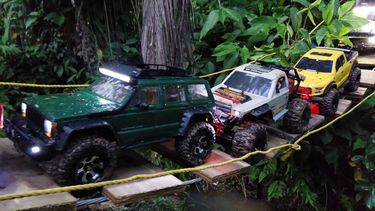 Silent Hill Rc Mud Track axial scx10ii carisma coyote redcat trx4 - YouTube