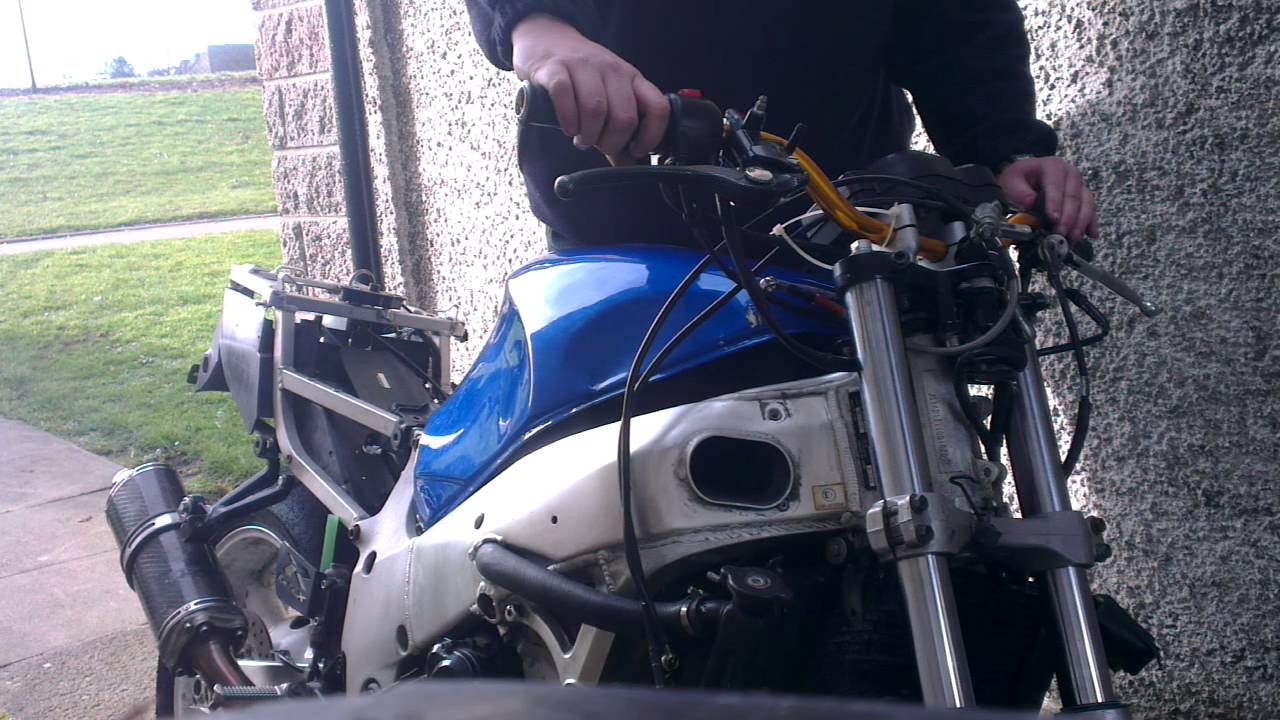 GSXR 750 SRAD 98 - 99 EFi first start up - YouTube