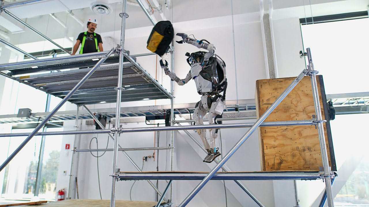 Boston Dynamics' ATLAS Robot Can Now Pick You Up and Toss You Around Boston Dynamics' ATLAS Robot Can Now Pick You Up and Toss You Around