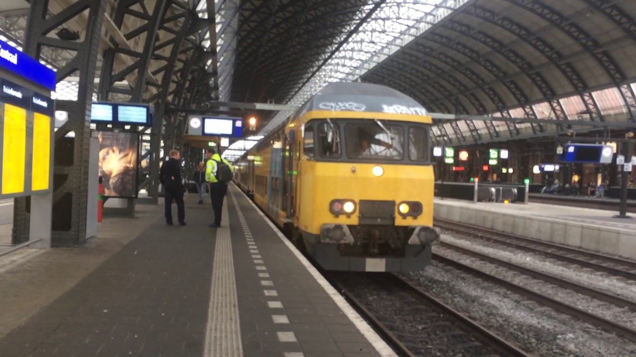 DDM-1 vertrekt uit Amsterdam Centraal richting Enkhuizen - YouTube