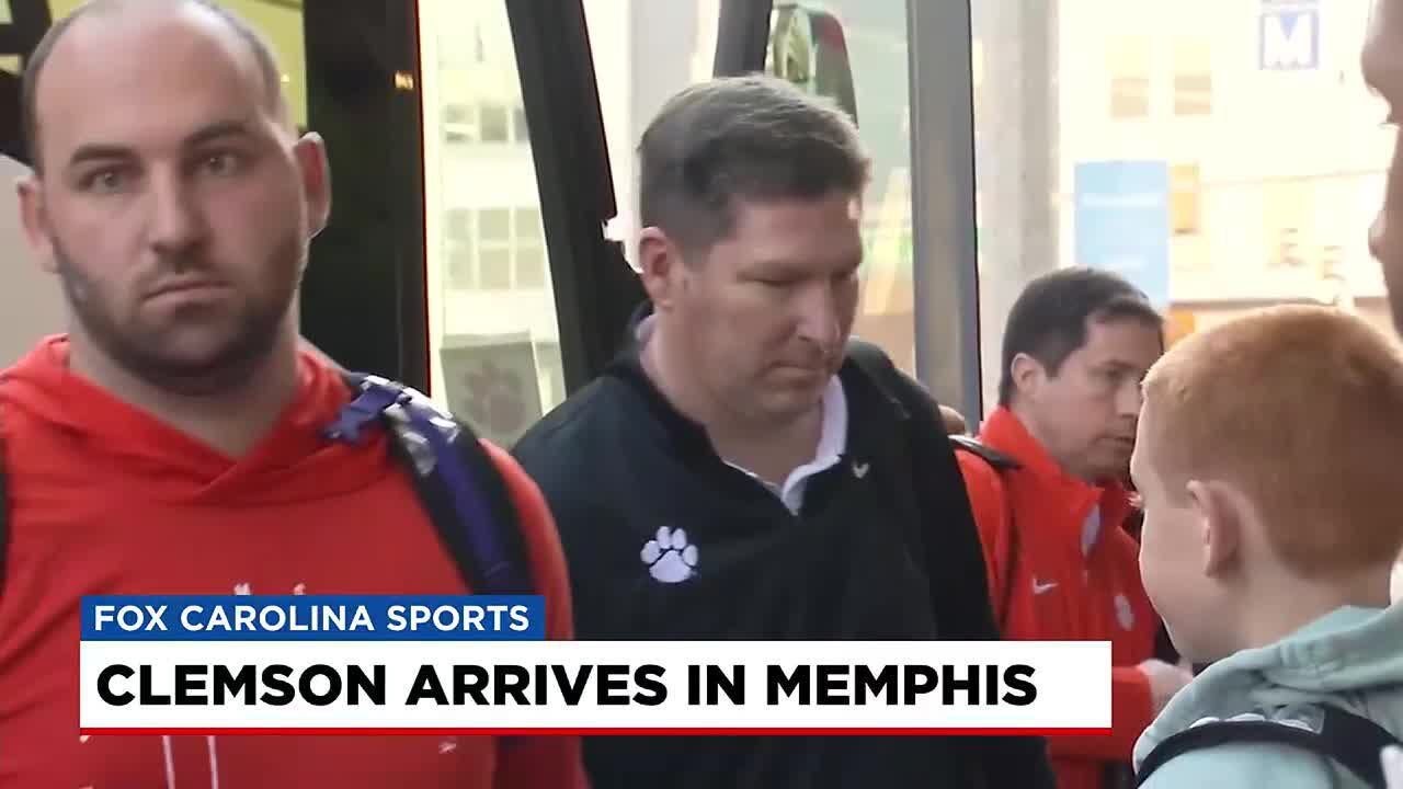 Clemson arrives in Memphis ahead of NCAA Tournament - YouTube