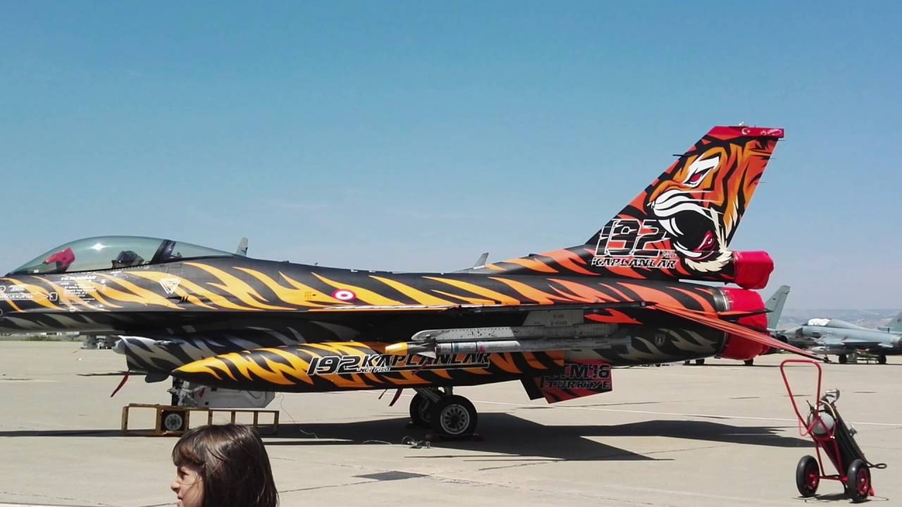 Zaragoza, base aérea 2016 - YouTube