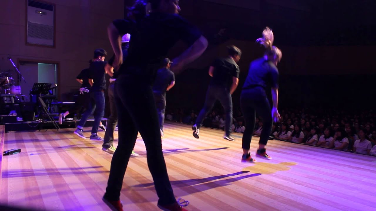 SInging Joyful then doing Hip Hop Dance - YouTube