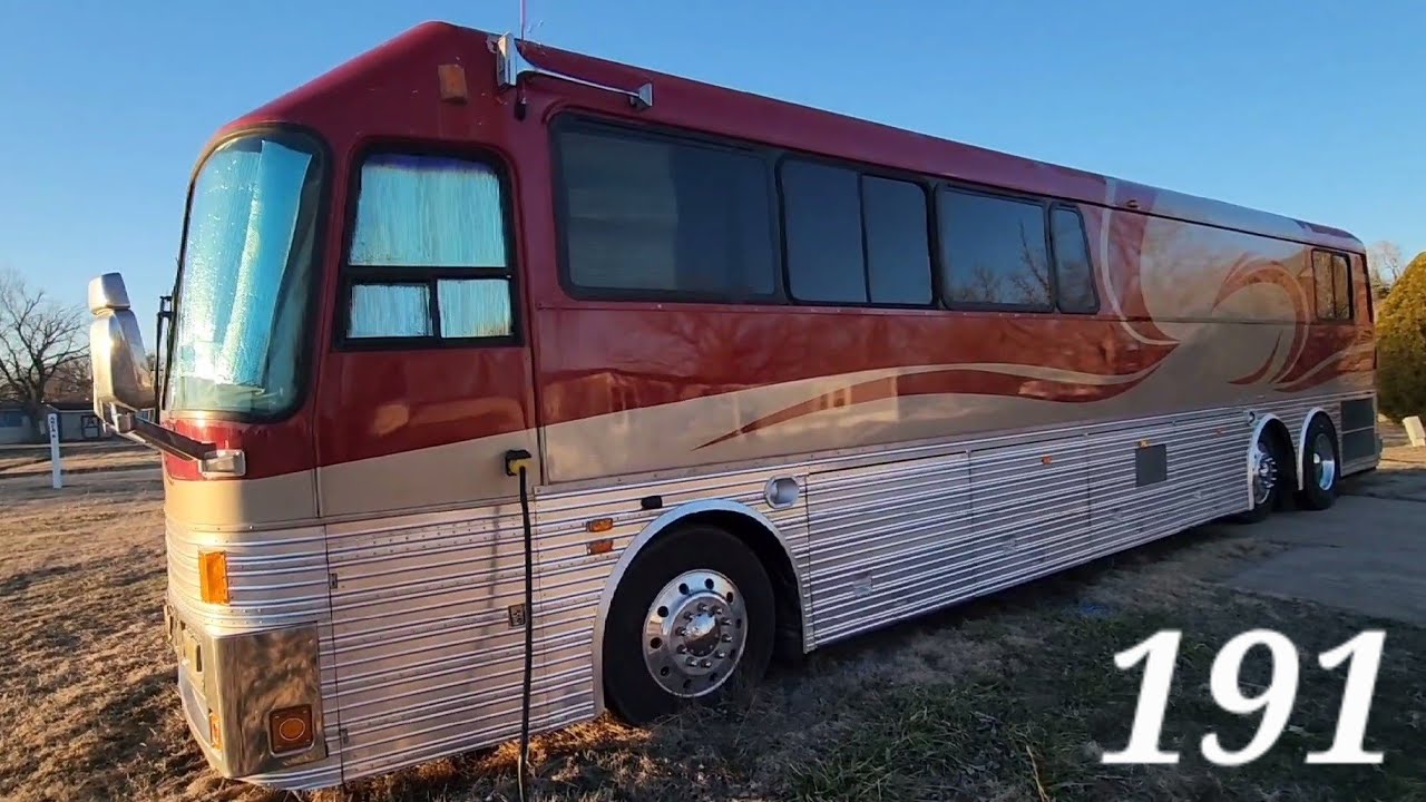 Tour Bus Interior Walk Through on 1996 Silver Eagle aka The Wombat ...