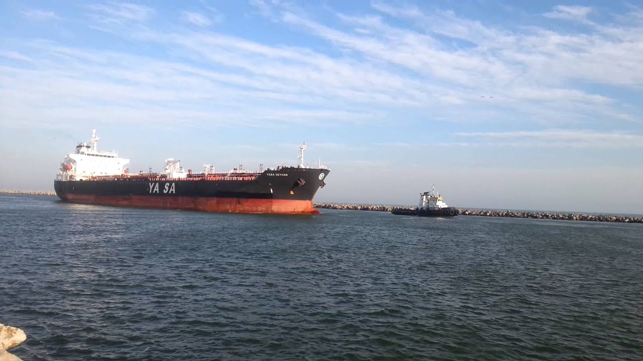 Barco turco entrando a Tampico - YouTube
