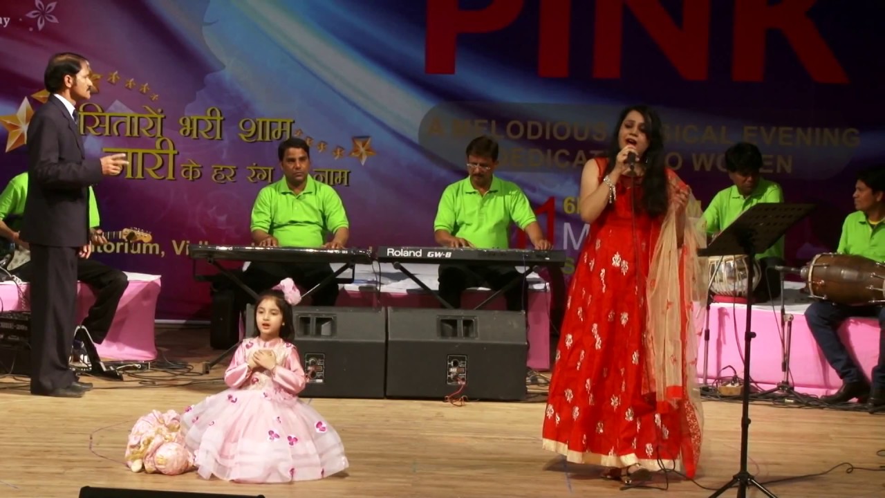 MERE GHAR AAYI EK NANHI PARI DANCE BY SWEET AARADHYA GUPTA SINGER ...