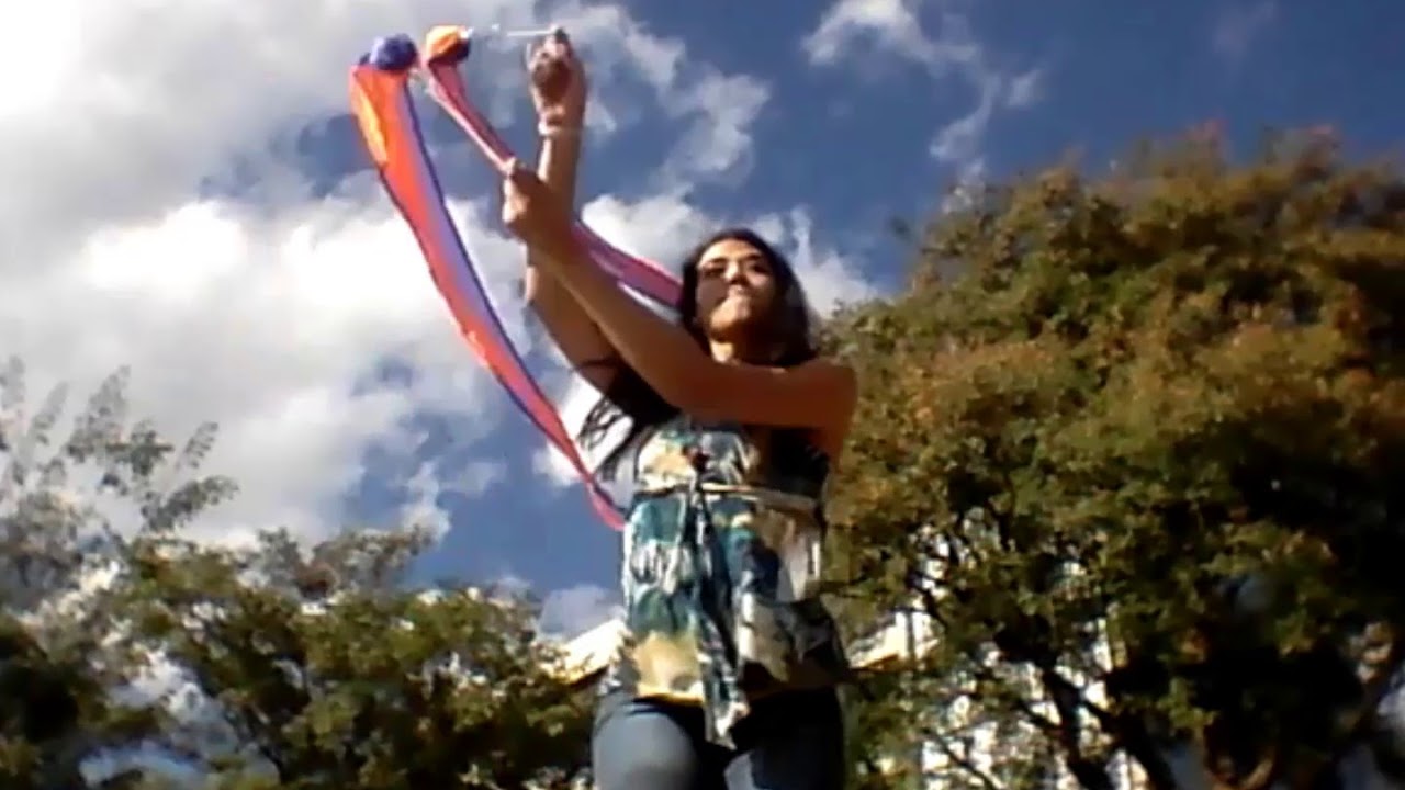 Patricia Cruz - Swing Poi Training - YouTube