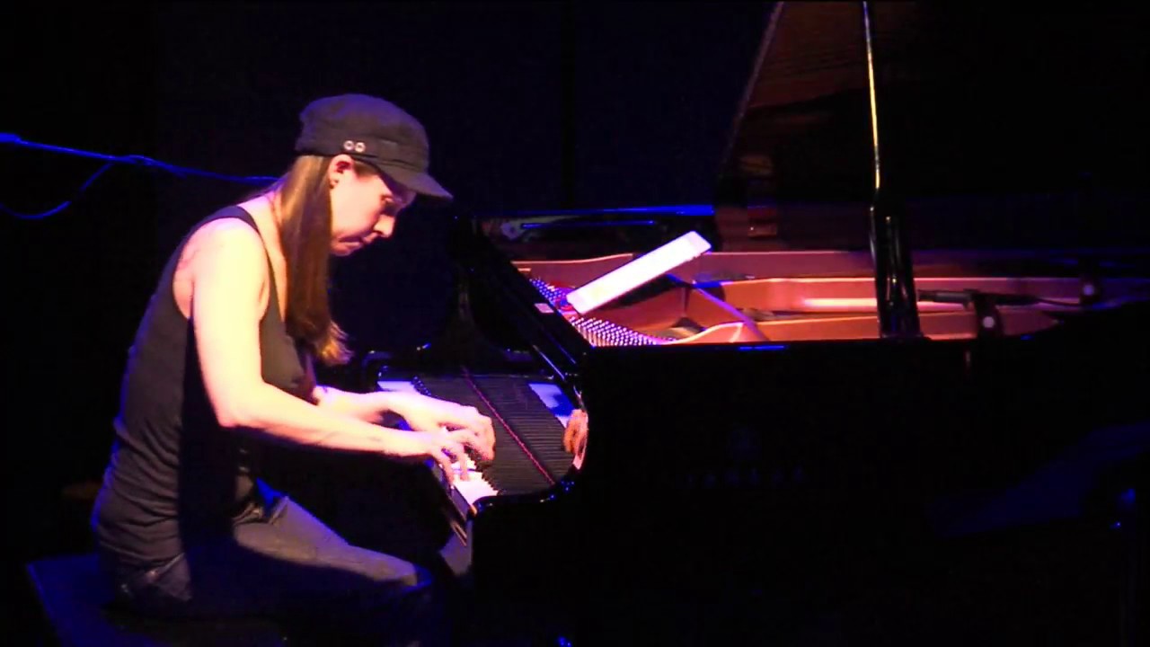 Holly Bowling at The Hamilton Live, March 31, 2017 - YouTube