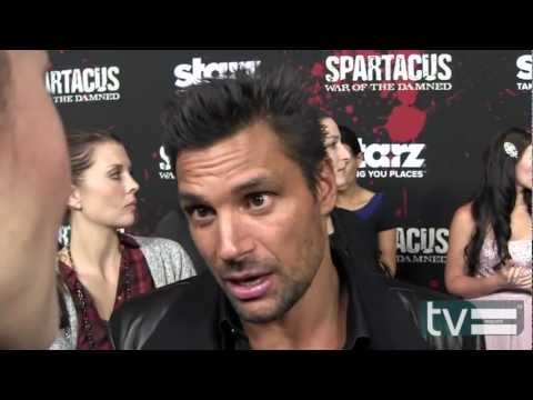 Manu Bennett ("Crixus") on Spartacus Season 3 (Starz) - YouTube