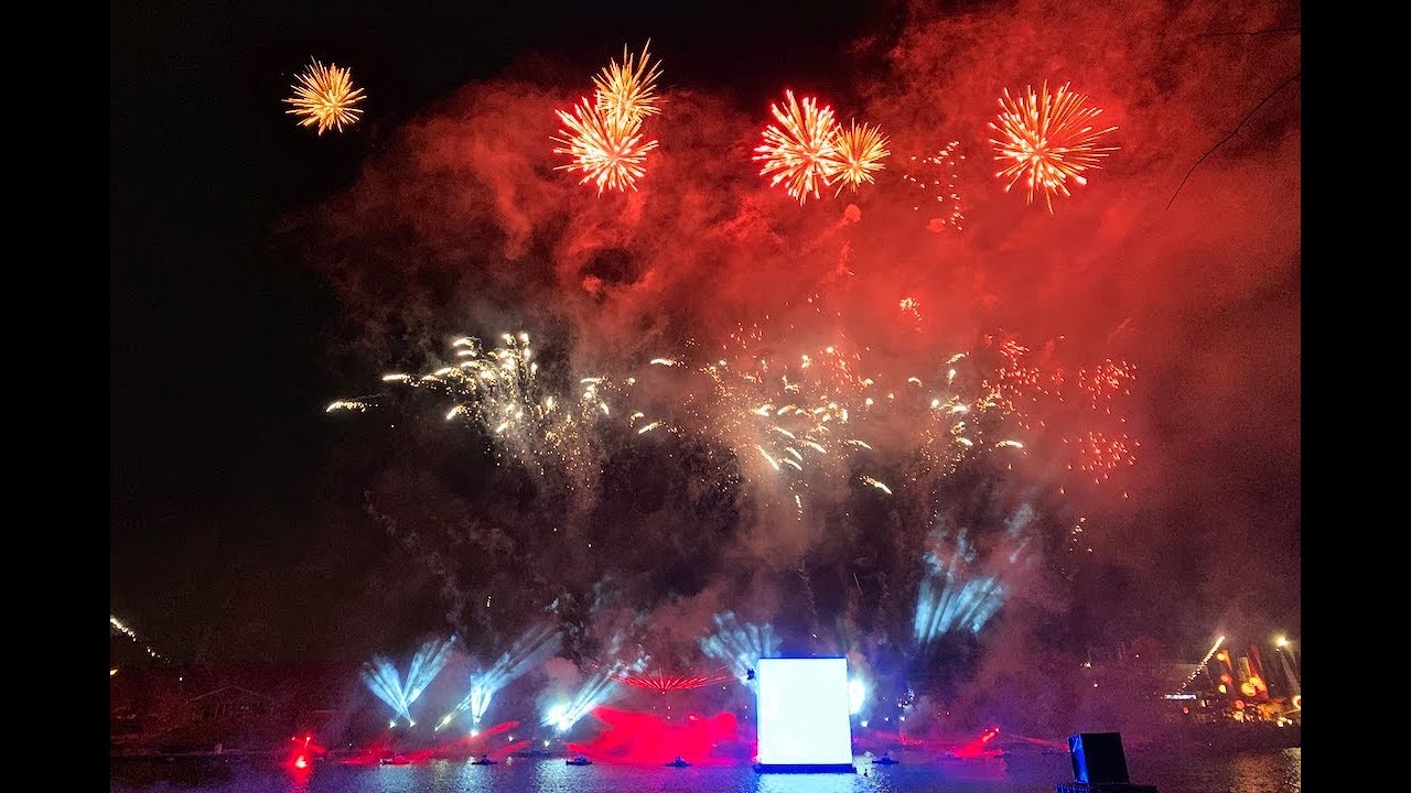 Disney's Magical Fireworks and Bonfire 360 VR BON FIRE - YouTube