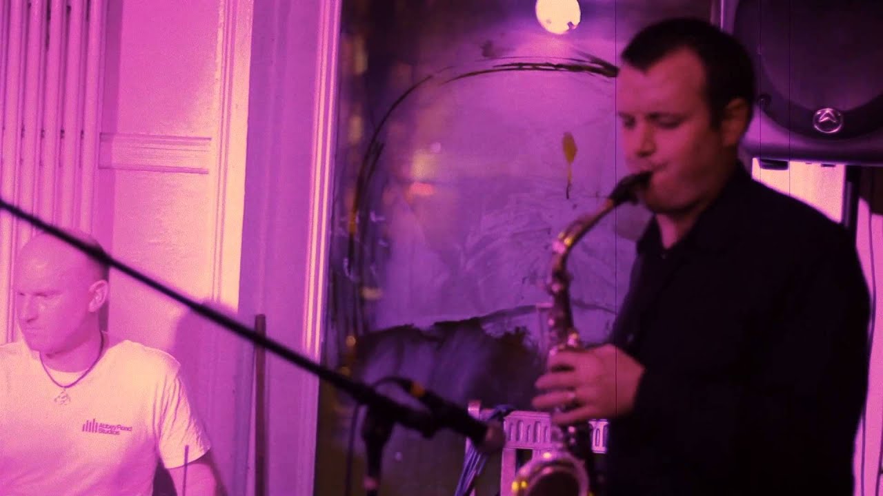Jazz Band jammin' - YouTube