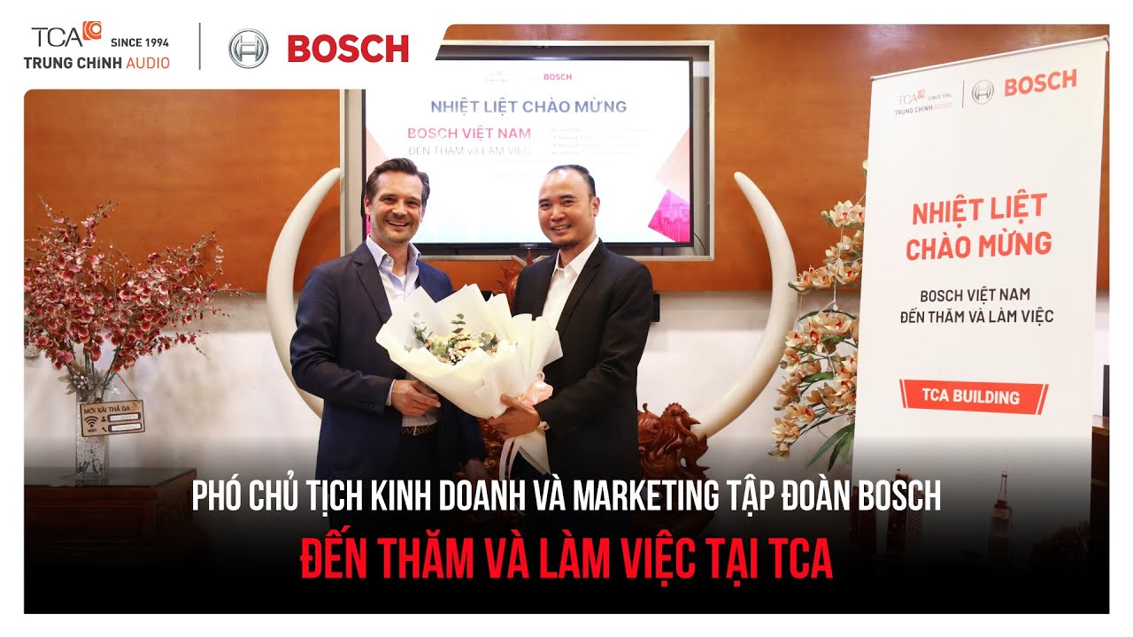 Phó chủ tịch Kinh doanh và Marketing tập đoàn Bosch Jens Mack làm việc ...