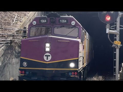 MBTA *Northside* F40PH-3C 1064 - CTC-4 K-car 1724 Outbound for ...