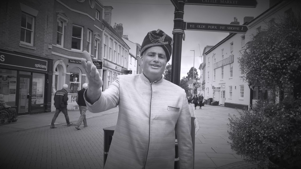 Samosa Wallah has arrived in Melton Mowbray - YouTube