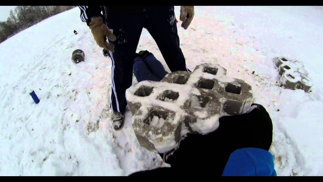 Winter outdoor training/fitness/strongman/running - YouTube