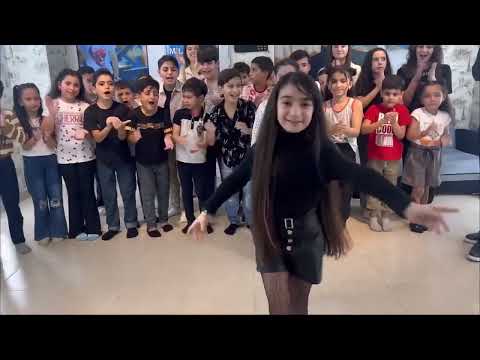 Son günlər TikTok’da Trend olan həmin o vəfalı musiqisi zalda qızlar arasında qalmaqala səbəb oldu�