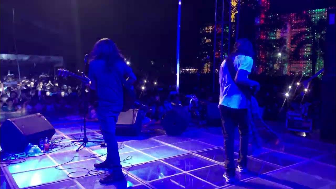 Shonar Bangla Circus - Hyena Express | Duet Live - YouTube