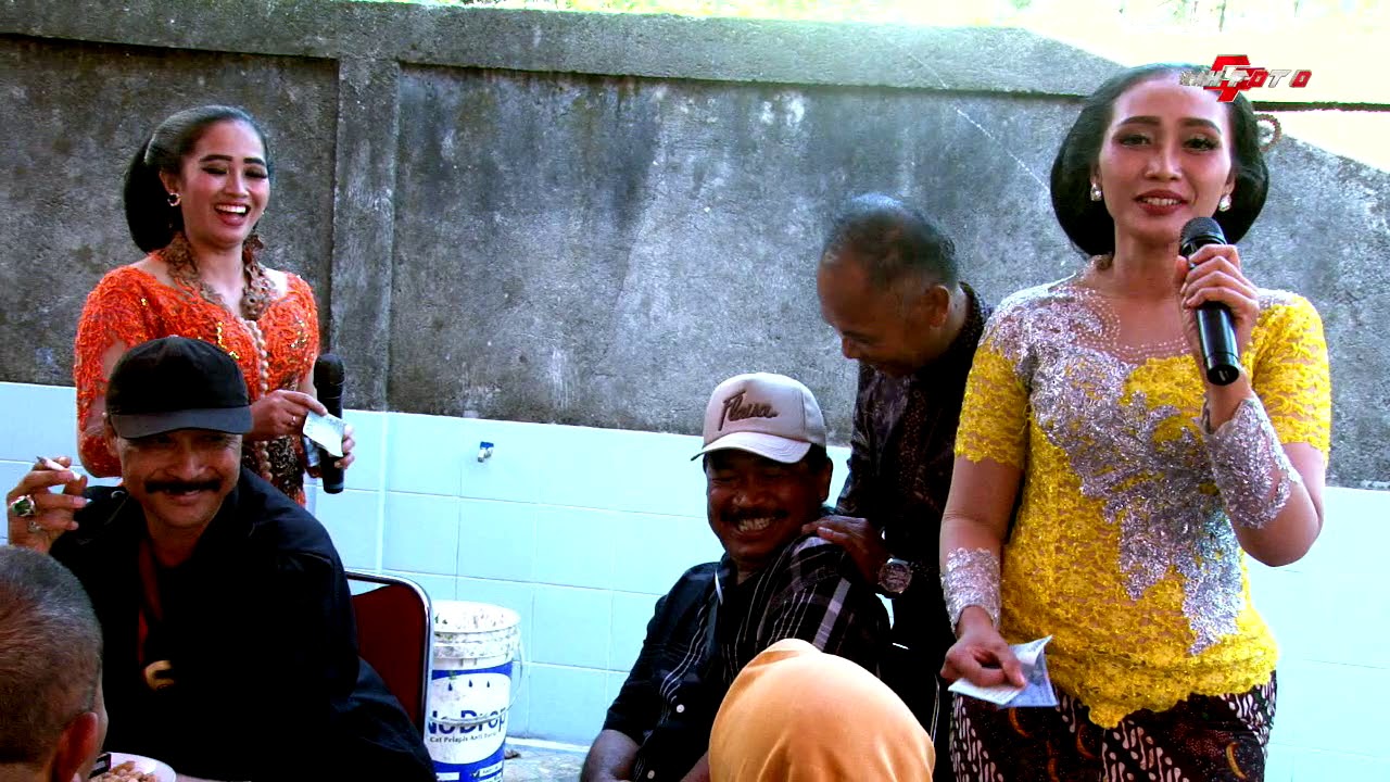 Grajakan Banyuwangi Voc.Yati & Yuli - Campursari Widyo Laras - YouTube