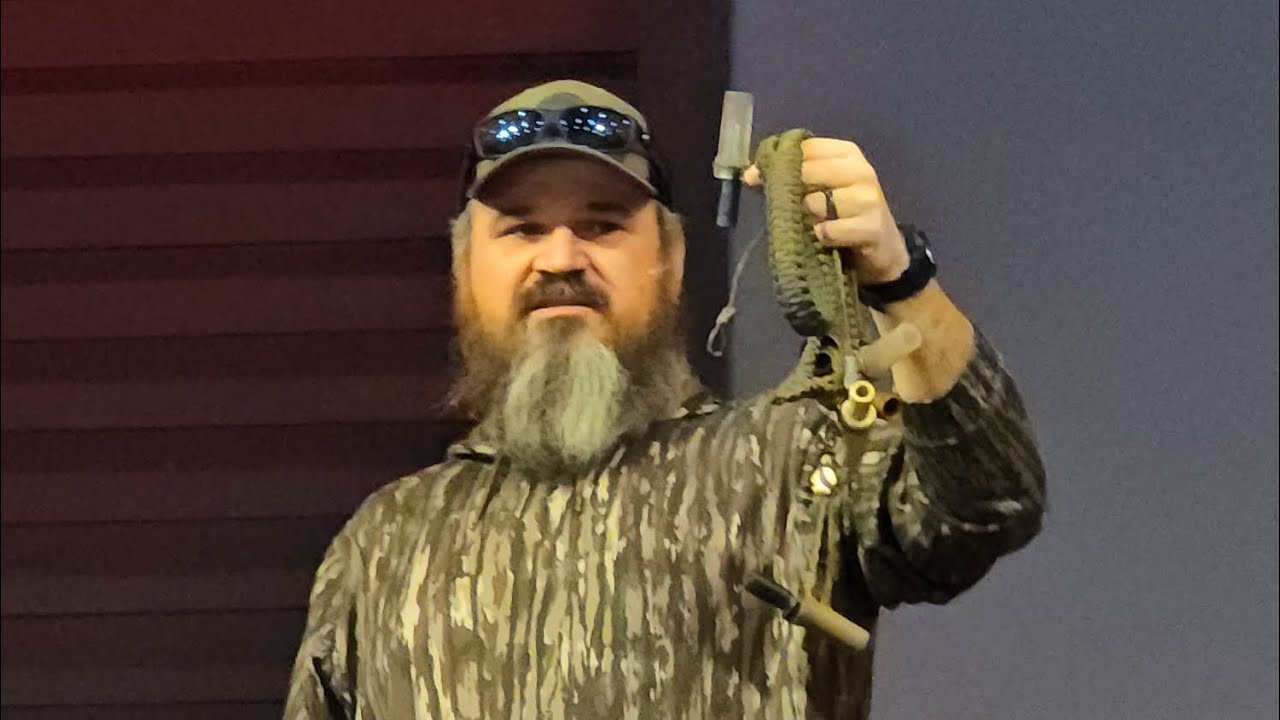 Justin Martin of Duck Dynasty/Commander explains duck calls - YouTube