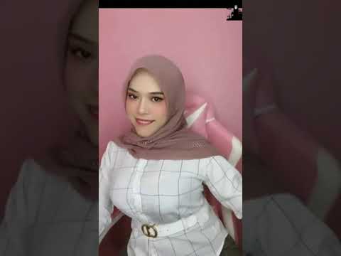 Jilbab sang3 pamer tetek gede