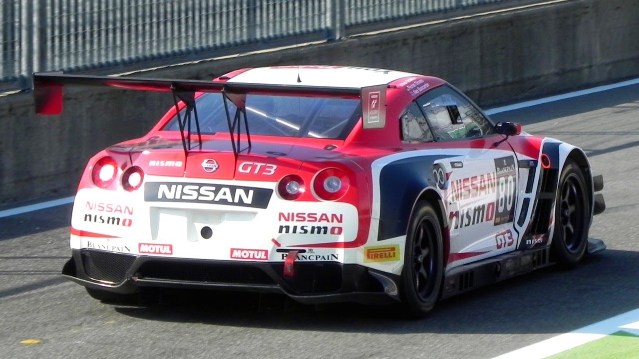 Nissan GT-R Nismo GT3 Accelerations & Fly Bys Sound - YouTube