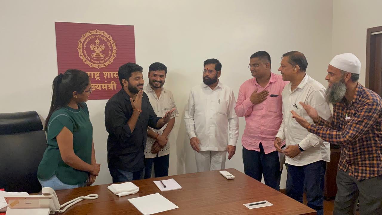 CM Eknath Shinde saying Thank you in Sign Language! - YouTube