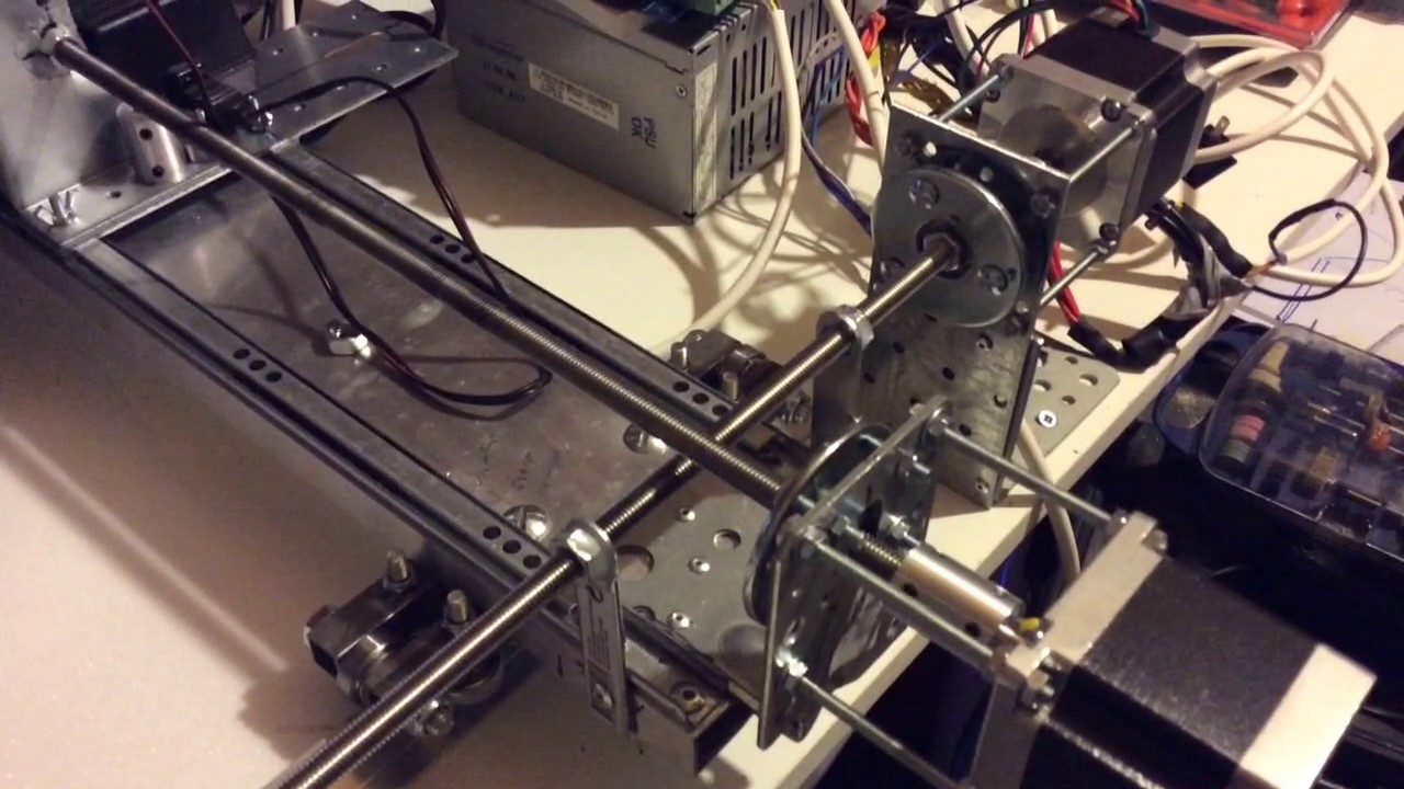 Cnc home made premieres coupes - YouTube