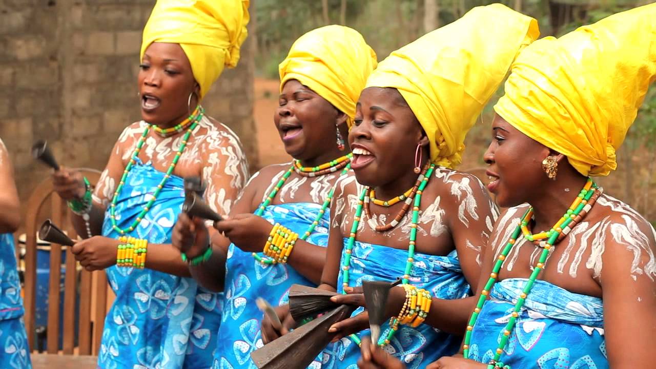 LES AMAZONES DU BÉNIN - 1/4.mov - YouTube