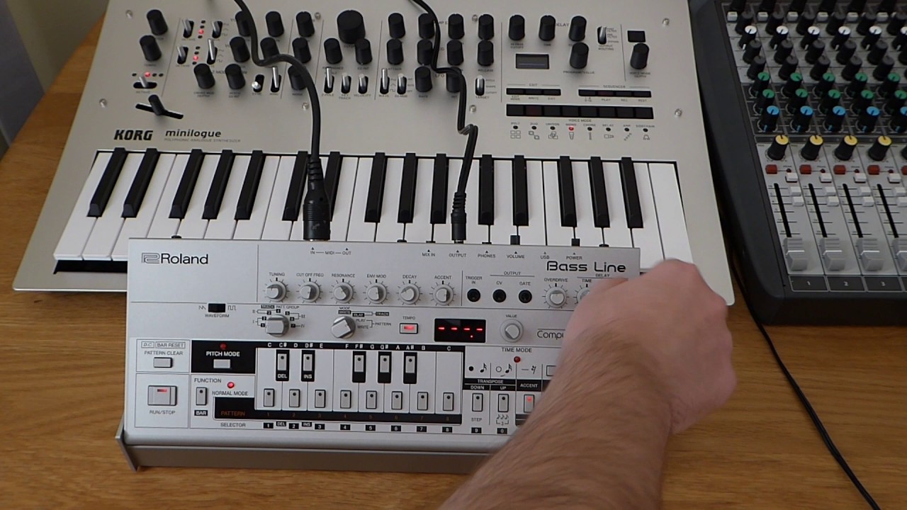 Korg Minilogue & Roland TB03 Bass Line - YouTube